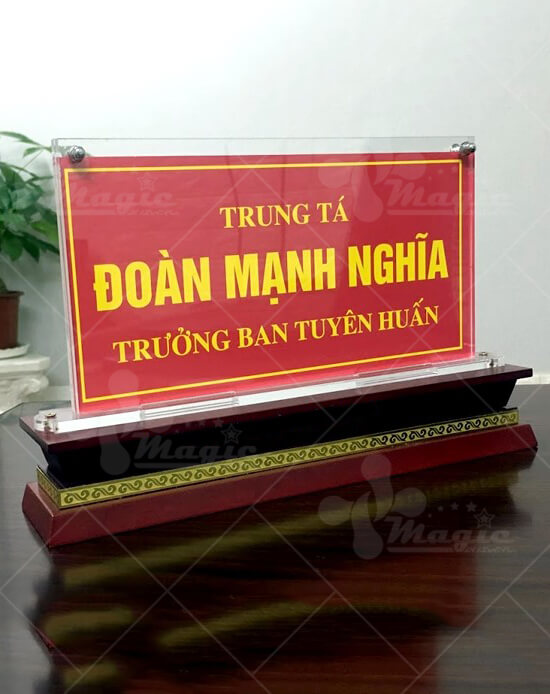Top 10 bảng tên để bàn đẹp nhất